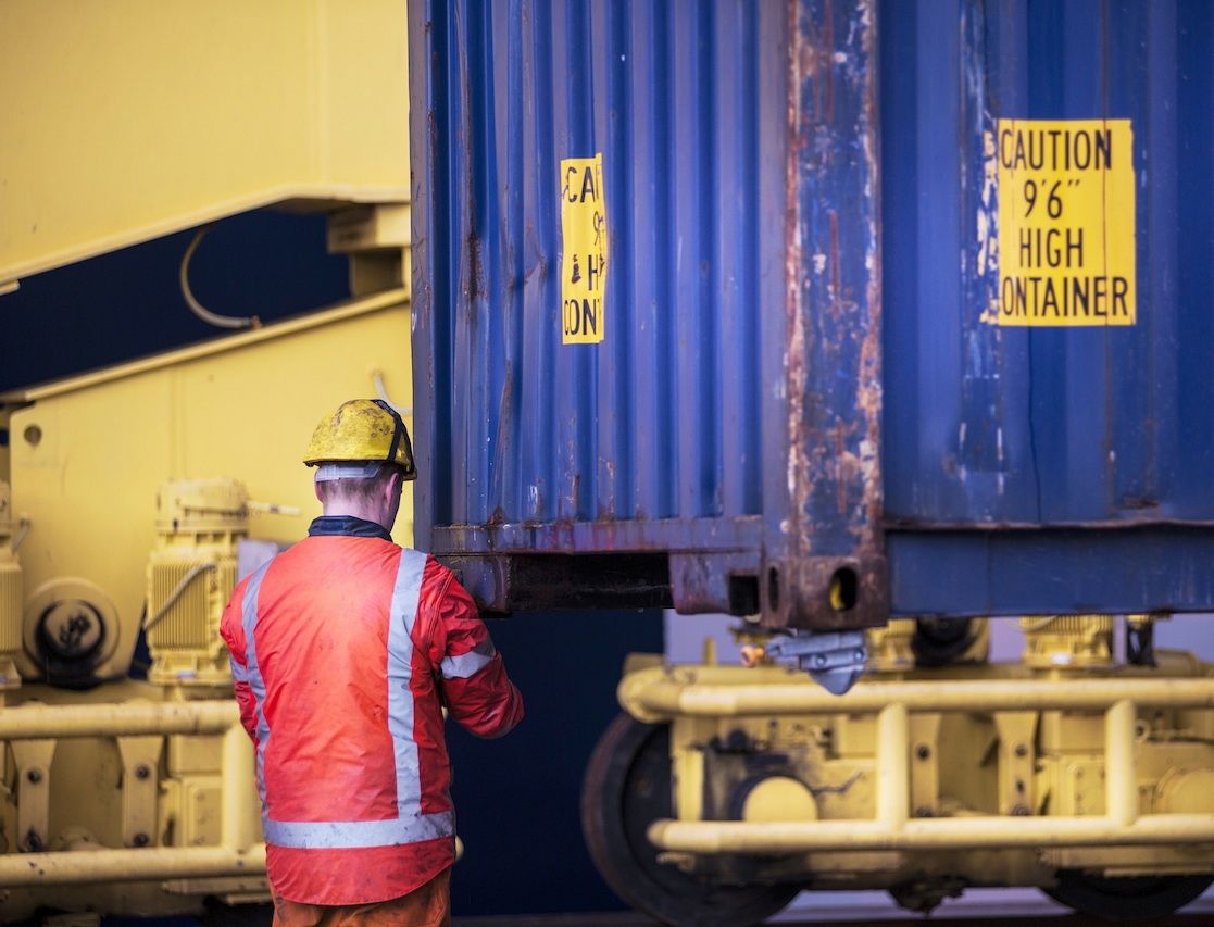 Stevedoring code clears hurdles - Fully Loaded