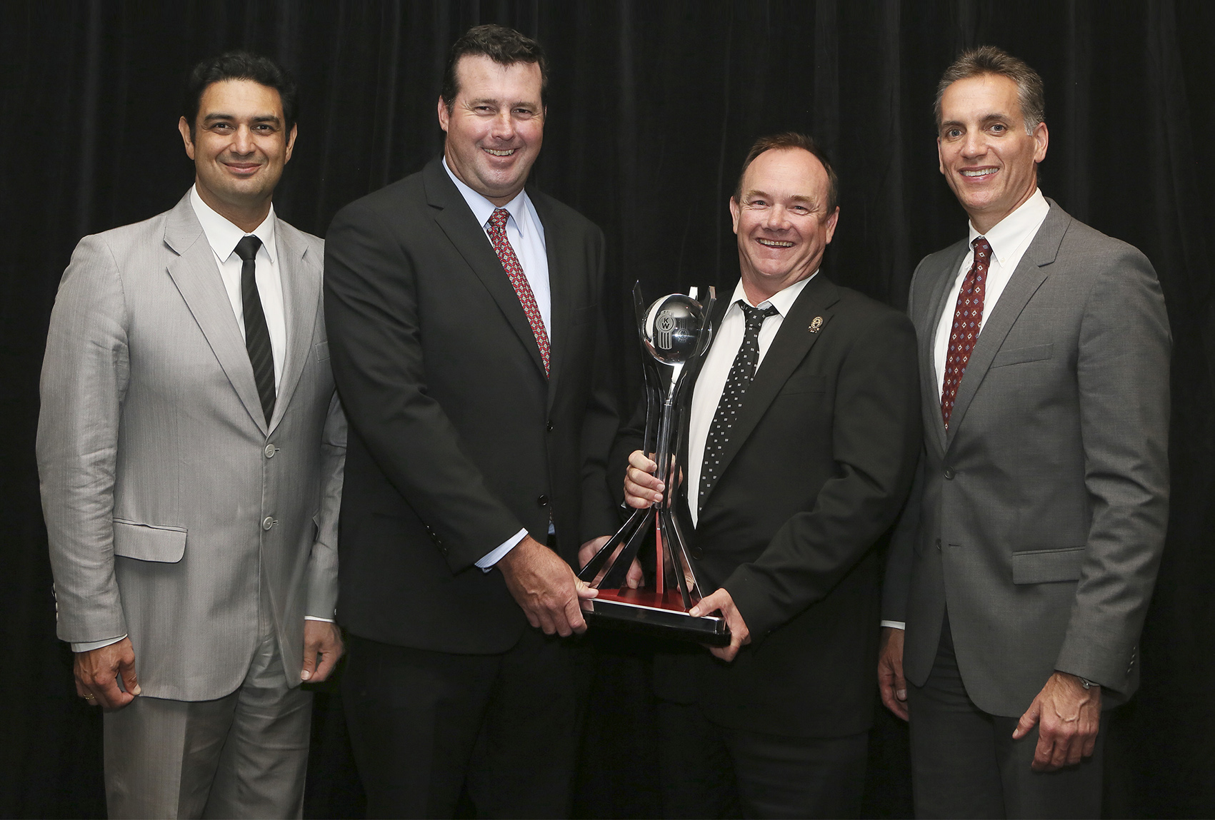 Paccar announces 2014 dealers of the year | News