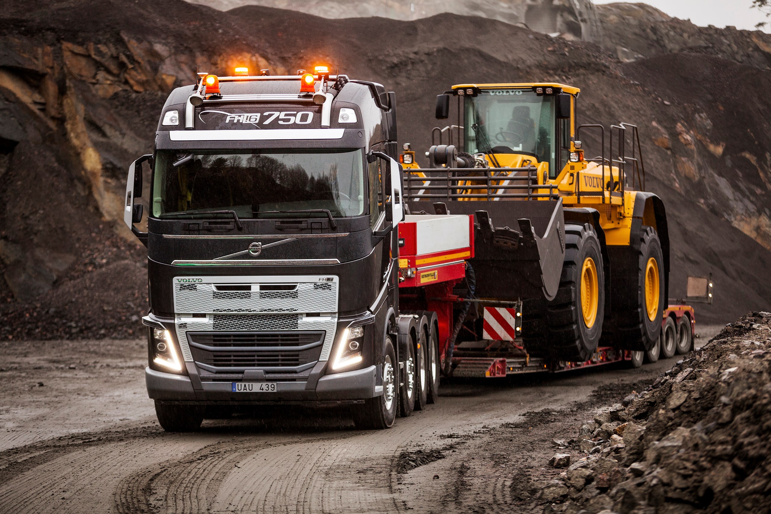 Volvo celebrates FH's 25th birthday
