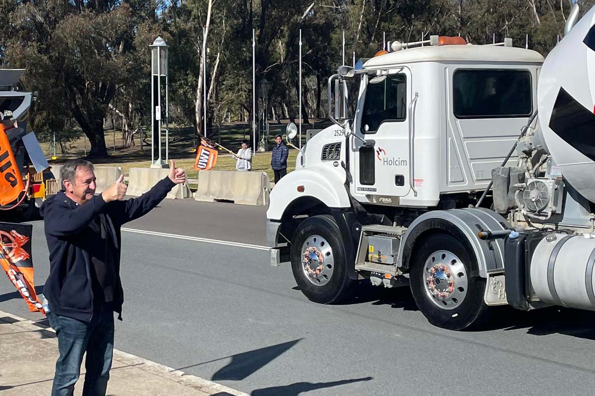 Canberra truck convoy spreads safety message | News