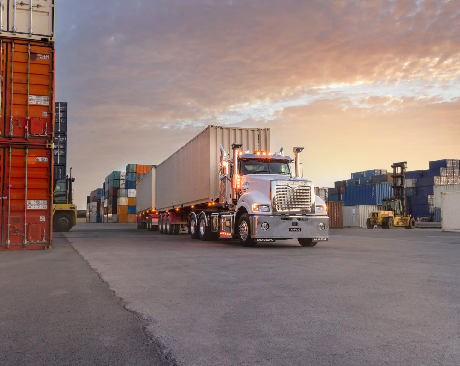 Mack Trucks launches new Euro 6 engine range - Fully Loaded