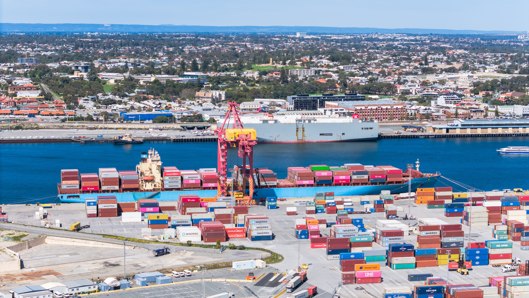 Fremantle Port to be frozen by strike - Fully Loaded