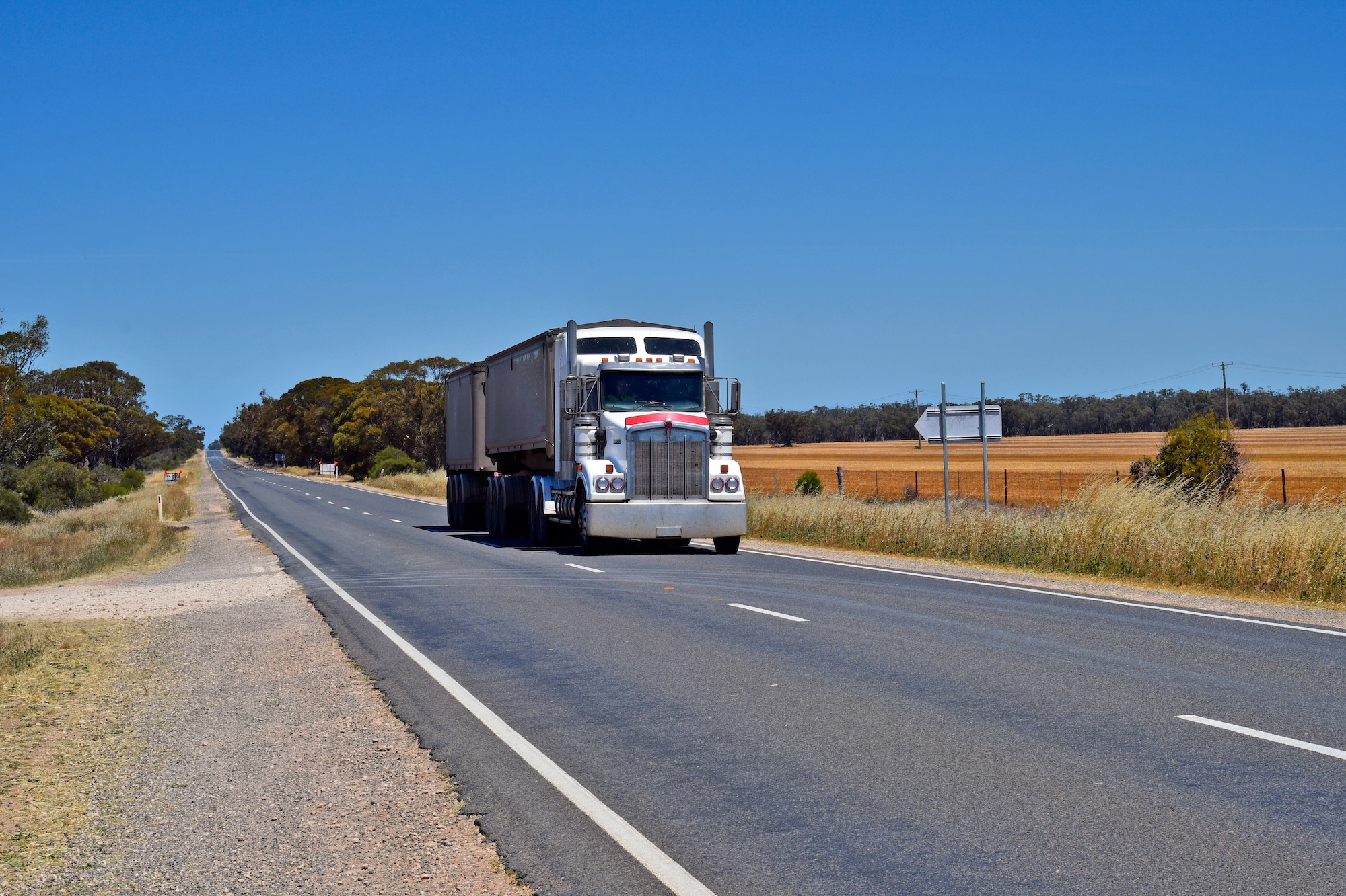 Key Victorian highway to be “rebuilt” - Fully Loaded