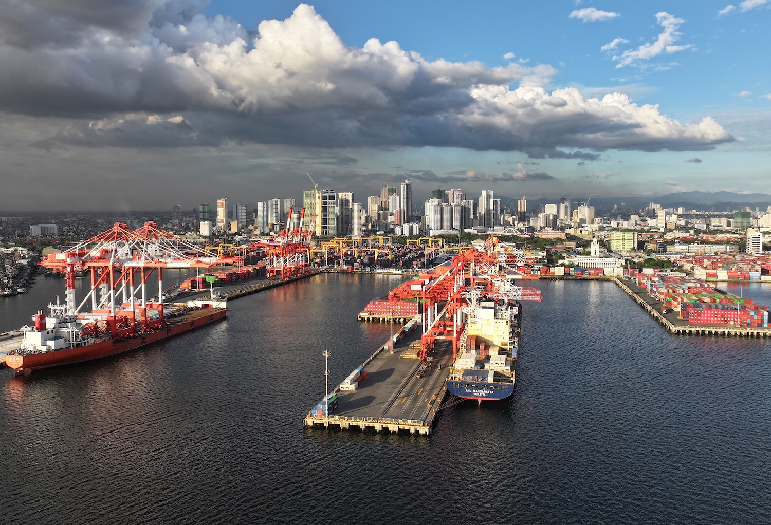 DP World releases plans to reconfigure Port of Melbourne truck in-gates