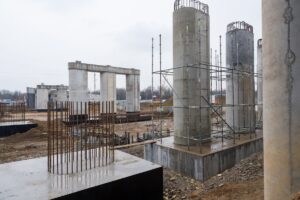 M1 Pacific Motorway extension reaches major bridge milestone - Fully Loaded